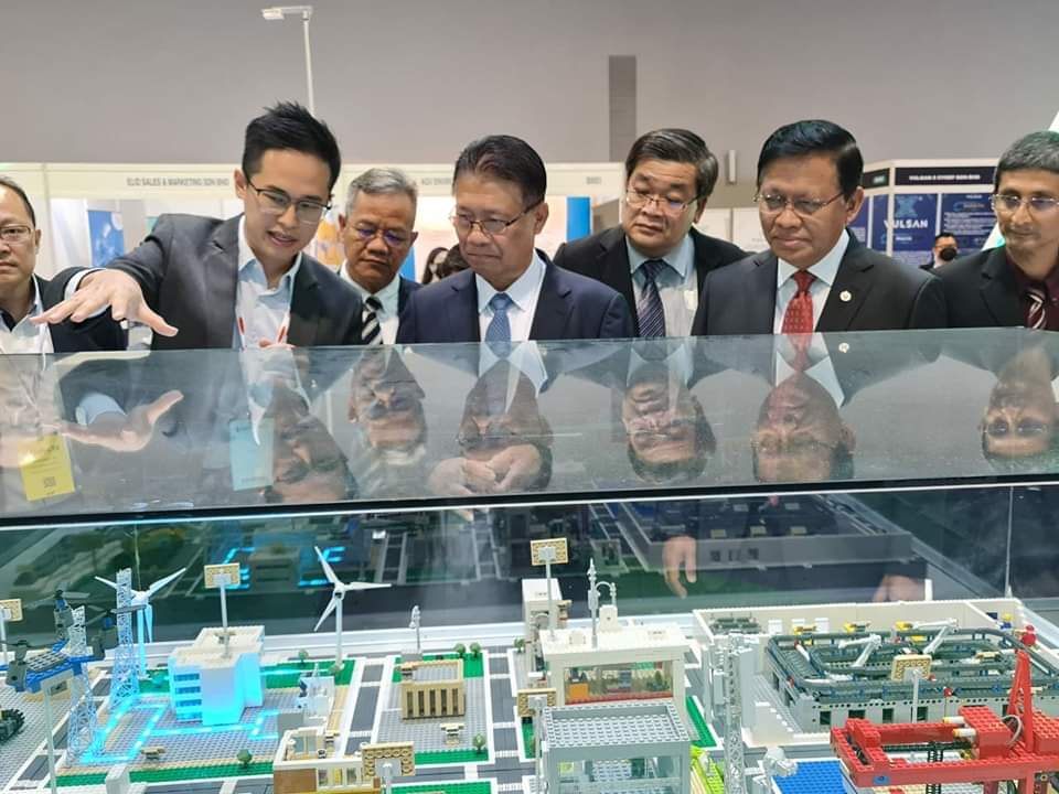 Penganjuran Smart Nation Expo 2022 sebagai platform pamer pencapaian ...